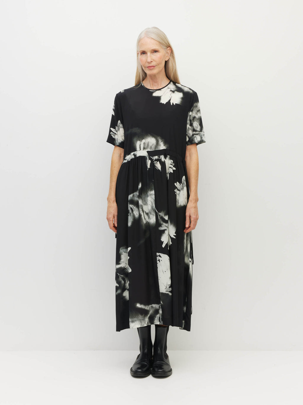 Dima Tunic (Inkflower Silk CDC) Carbon – Juliette Hogan